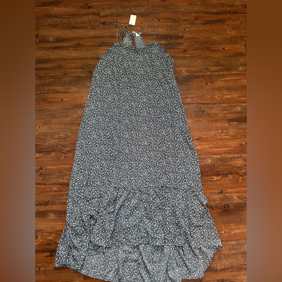 Red Dress Boutique | Dresses | Nwt Flawless Blue Floral Halter Dress ...